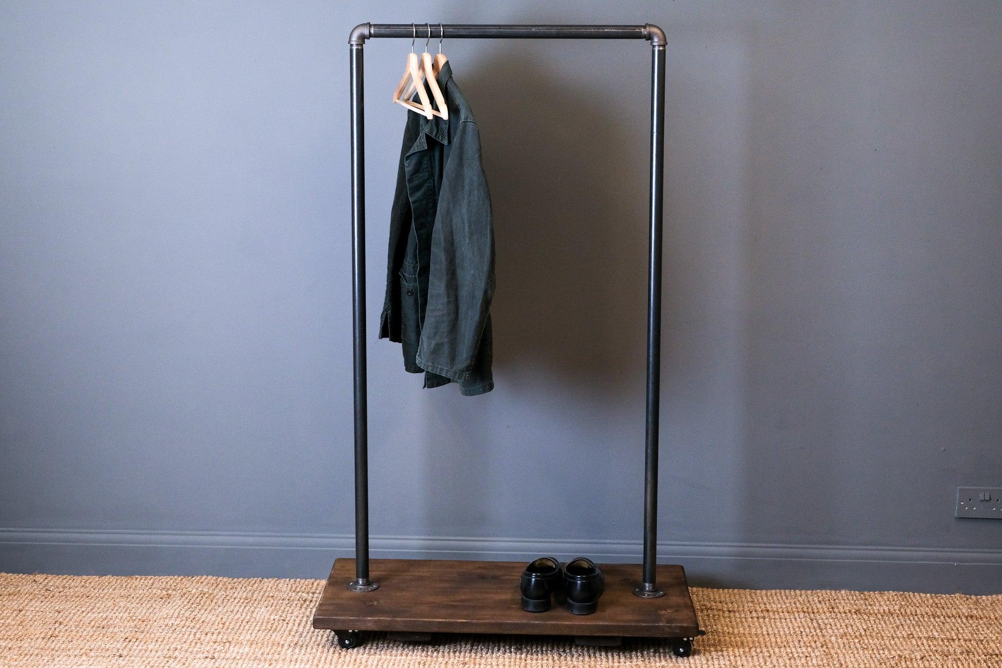 Rouha. Clothes Rail. Hanging Out. – Pastos Co